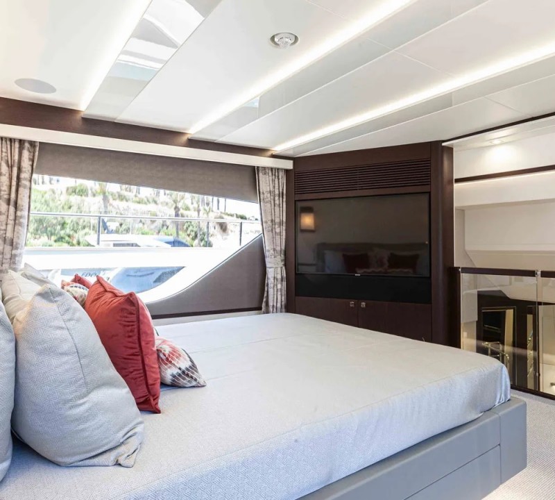 NEW EDGE Yacht Charter Details, Sunseeker 95 | CHARTERWORLD Luxury ...